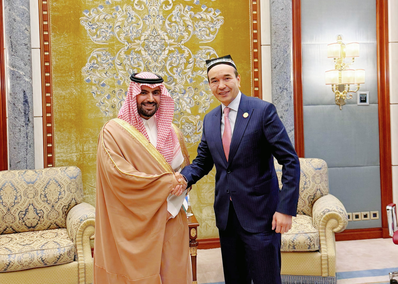 Jidda shahrida Saudiya Arabistoni Podshohligi madaniyat vaziri, shahzoda Badir bin Abdulloh bin ...