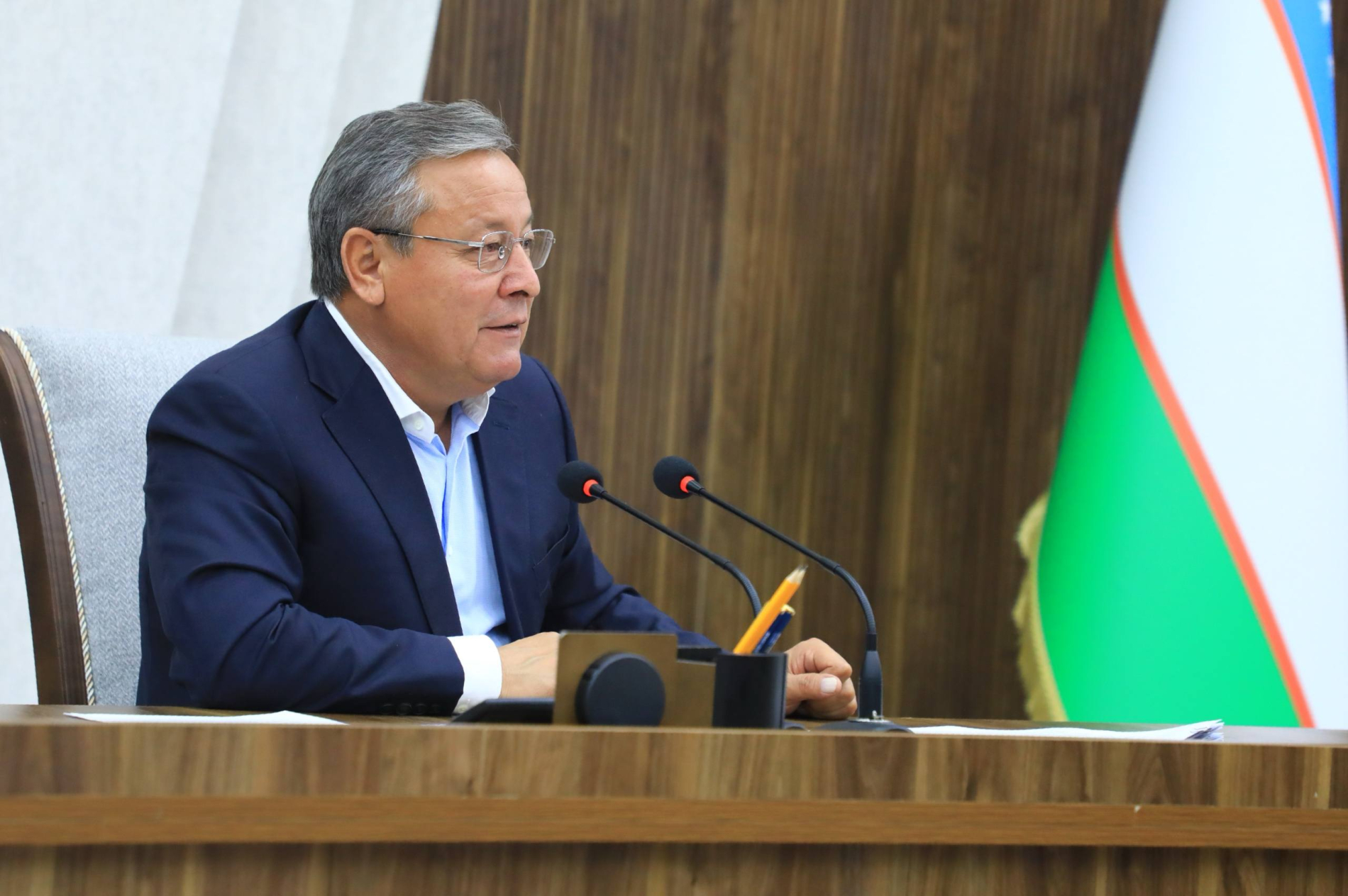 Dolzarb masalalar yuzasidan viloyat hokimi Shuhratbek Abdurahmonov ...