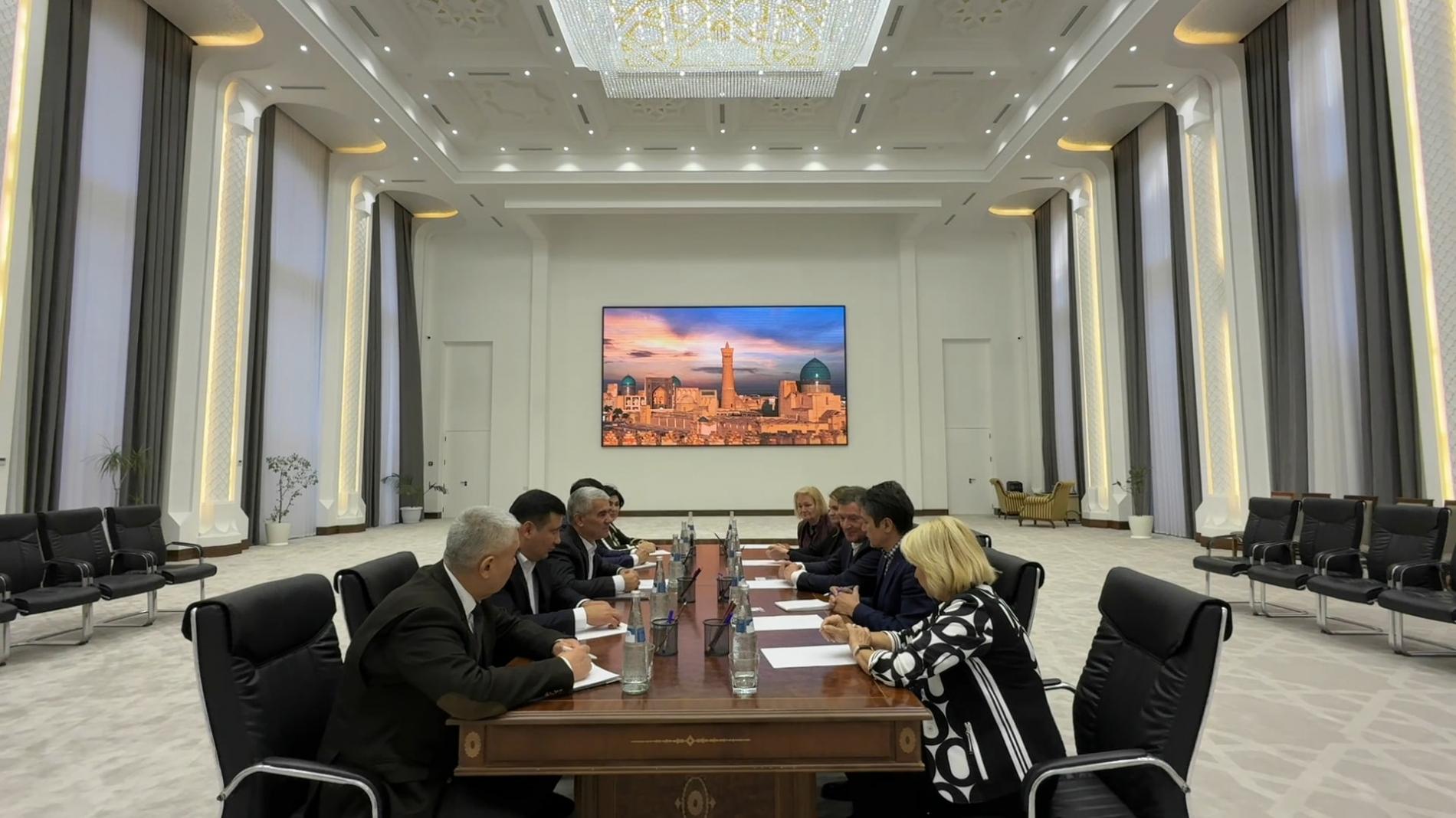 Botir Zaripov Germaniyaning “AVESTOS” GmbH kompaniyasi bosh direktorini ...