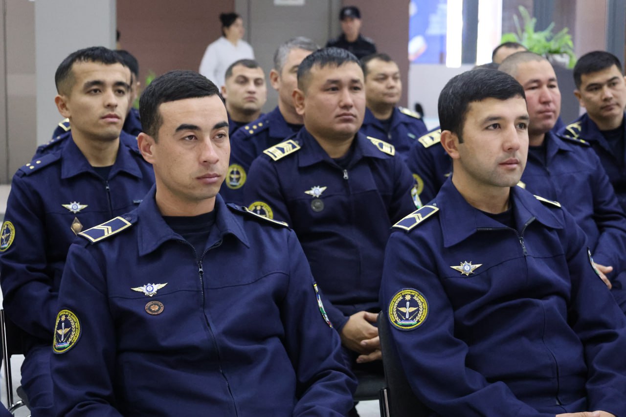 Chirchiqlik yoshlar va harbiylar “Adiblar xiyoboni”da